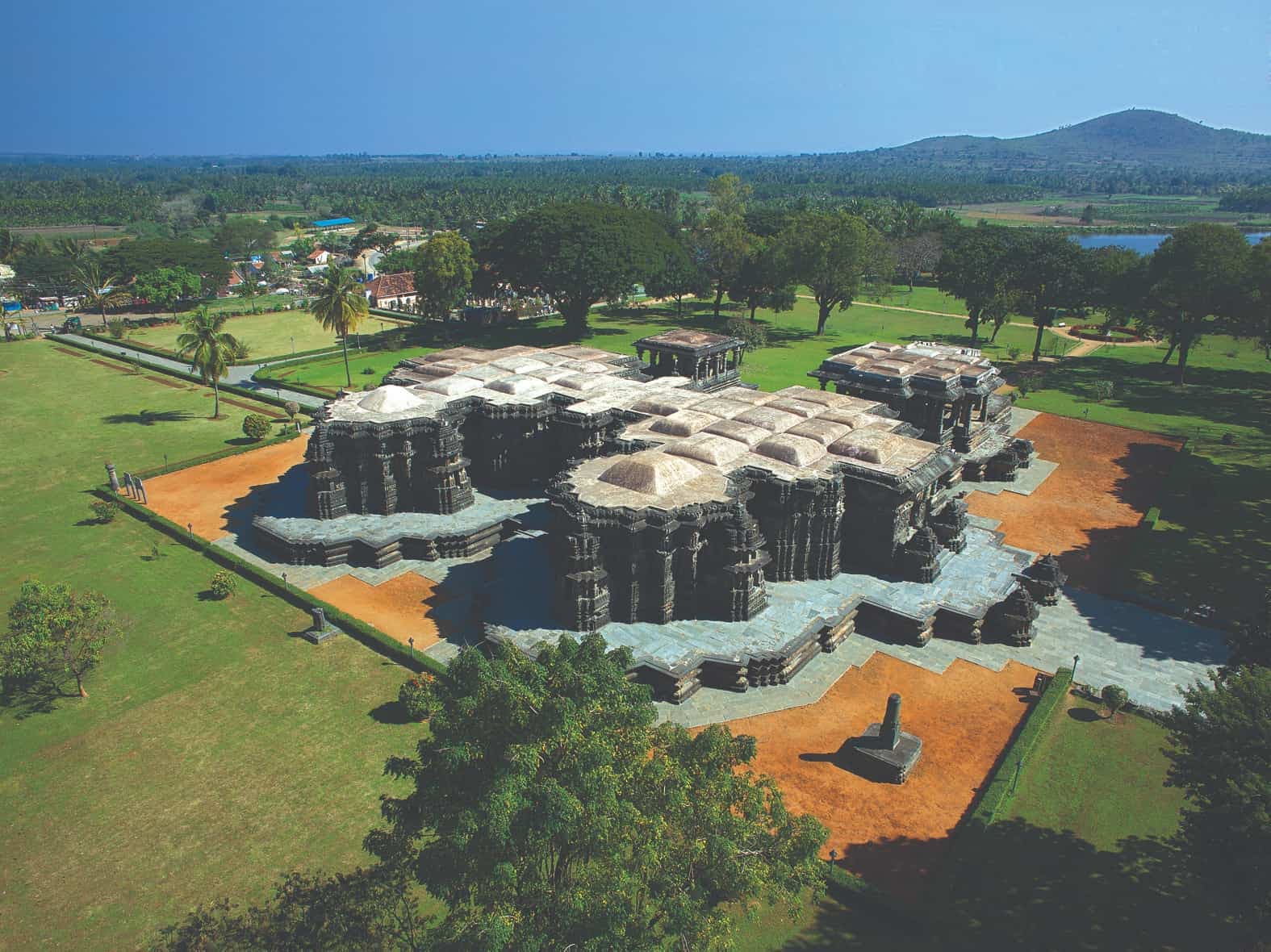 Halebeedu & Belur: The Twin Temples of Hoysala Grandeur - Karnataka Tourism